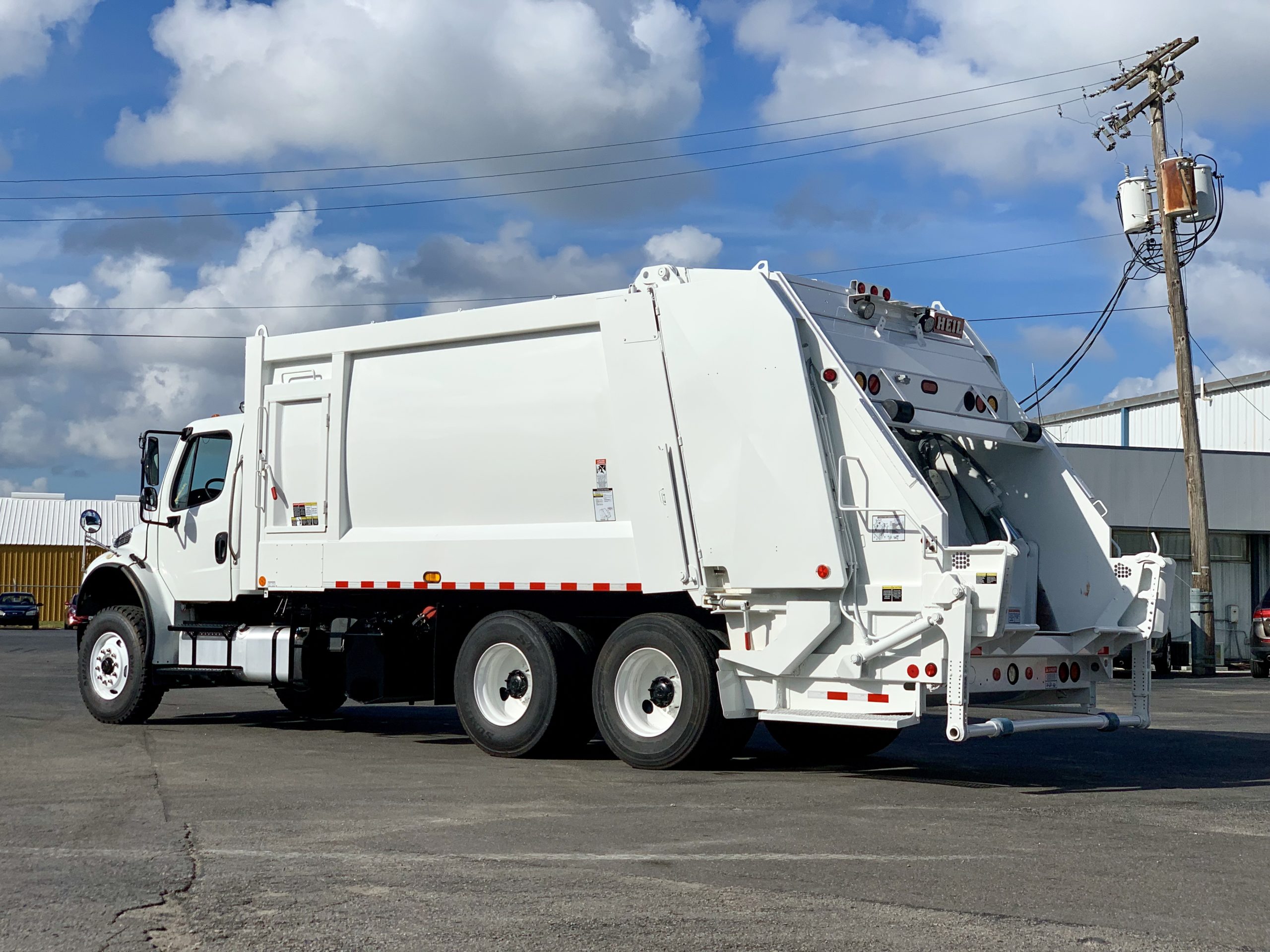 2015 Freightliner M2-106 25 Yd Heil - Tampa Crane and Body
